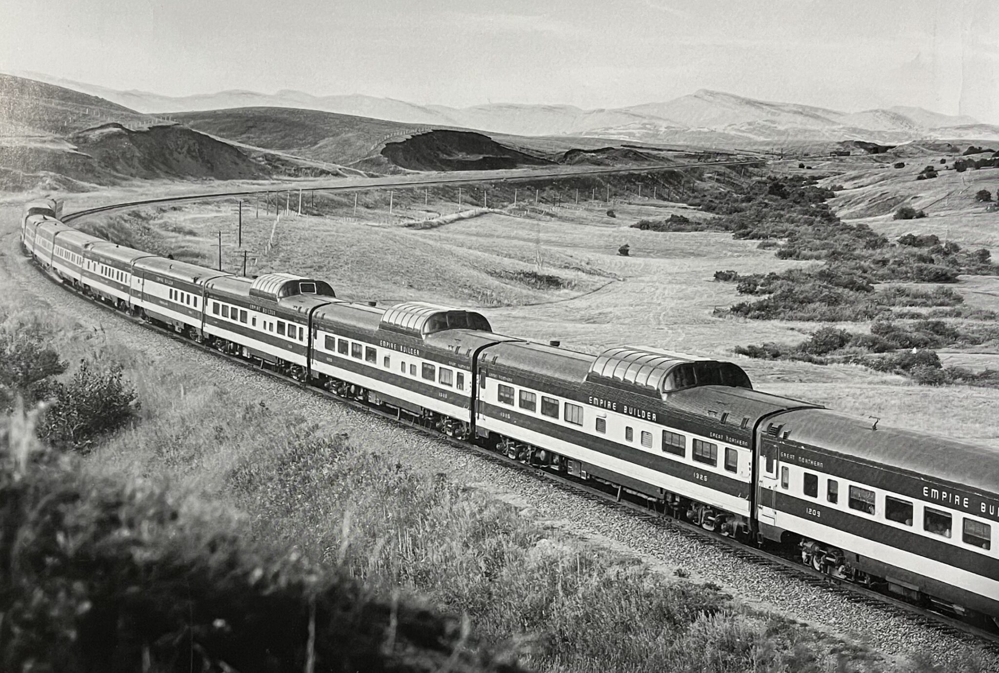 RSM- GN Empire Builder Dome Coach Pair – Lowell Smith Signature Series